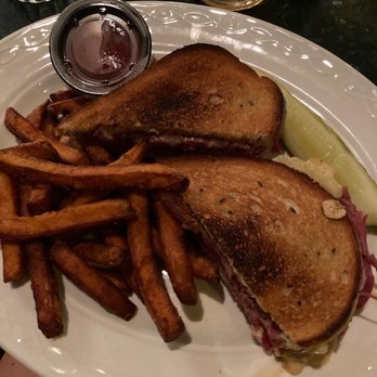 COUNTY CLARE IRISH PUB - 255 Photos & 313 Reviews - 1234 N Astor St ...
