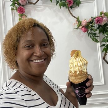 BUNS & ROSES CHIMNEY CAKES - TEMP. CLOSED - Updated January 2025 - 122 ...