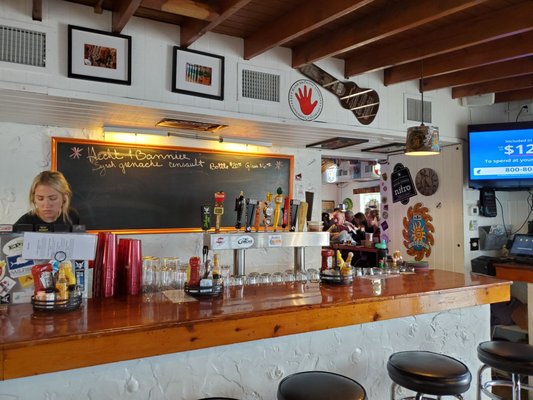 HERBIE’S BAR AND CHOWDER HOUSE - Updated September 2025 - 566 Photos ...