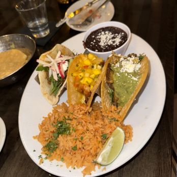 CHA CHA’S LATIN KITCHEN - 4113 Photos & 4576 Reviews - 110 W Birch St ...