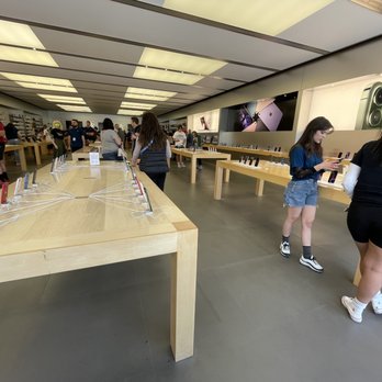 APPLE ABQ UPTOWN - Updated November 2025 - 40 Photos & 207 Reviews ...