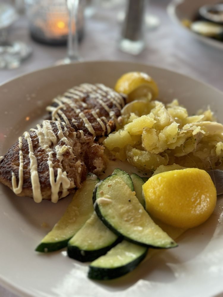 CHURCHILL POINTE INN - Updated December 2025 - 30 Photos & 30 Reviews ...