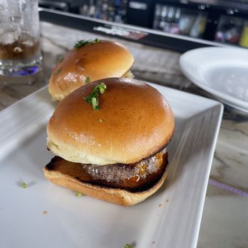 SIPS ON 10TH - Updated July 2024 - 108 Photos & 60 Reviews - 1022 S ...