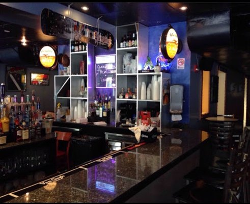 MAXI’S PIZZA, SUBS AND BAR - Updated October 2025 - 33 Photos & 100 ...