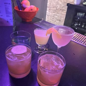 NINE BAR - Updated January 2025 - 178 Photos & 96 Reviews - 216 W ...