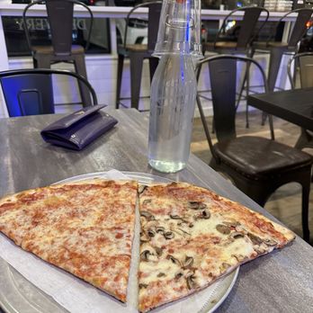 OUTPOST PIZZA - Updated April 2025 - 18 Photos & 39 Reviews - 333 Main ...