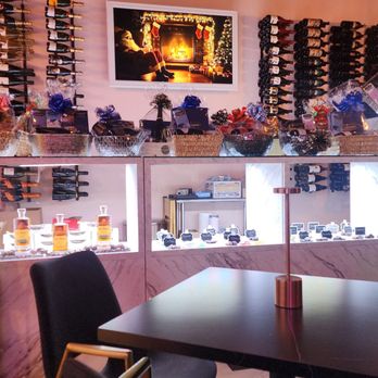 CHAMPAGNE & CHOCOLATE - Updated January 2025 - 358 Photos & 87 Reviews - 550 W Plumb Ln, Reno ...