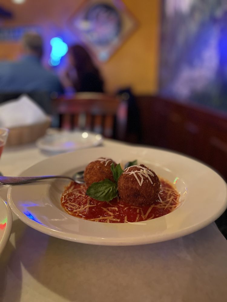 CALDERONE CLUB - 282 Photos & 387 Reviews - 842 N Old World 3rd St ...