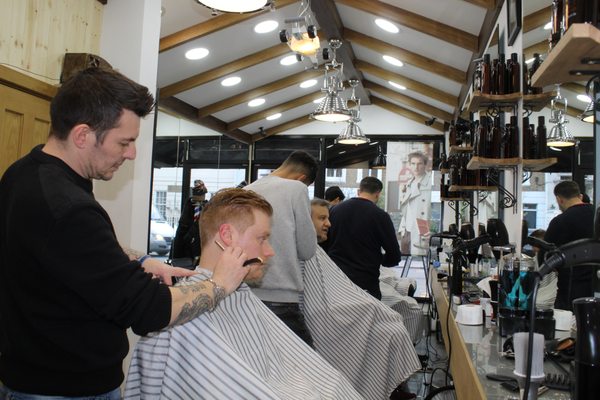 CUTTING CREW HAIR STUDIO - Updated June 2024 - 35 Photos - 346 ...