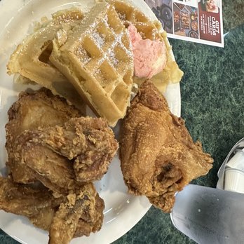 METRO DINER - Updated May 2024 - 923 Photos & 912 Reviews - 3302 ...