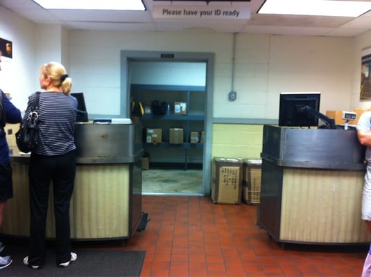 UPS CUSTOMER CENTER - Updated October 2025 - 26 Reviews - 1390 Air Rail ...