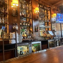 LUXBAR - Updated January 2026 - 1055 Photos & 1278 Reviews - 18 East ...