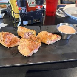 THE IRISH PUB - Updated October 2025 - 22 Photos & 25 Reviews - 1910 W ...