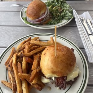 GRIND BURGER KITCHEN - 656 Photos & 685 Reviews - 829 E Market St ...