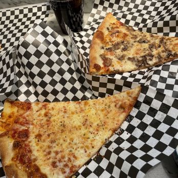 SECRET PIZZA - 5770 Photos & 5996 Reviews - 3 Boulevard Tower, Las ...