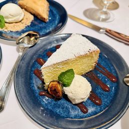 AVRA - Updated November 2025 - 63 Photos & 18 Reviews - 300 Crescent Ct ...