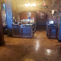 CROSSOVER CANTINA & EATERY - Updated July 2025 - 95 Photos & 95 Reviews ...