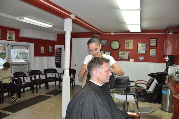 OLDE TYME BARBER SHOP - Updated January 2025 - 10 Photos - 419 Hope ...