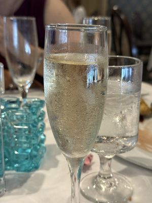 MENDENHALL INN RESTAURANT - Updated December 2025 - 103 Photos & 148 ...