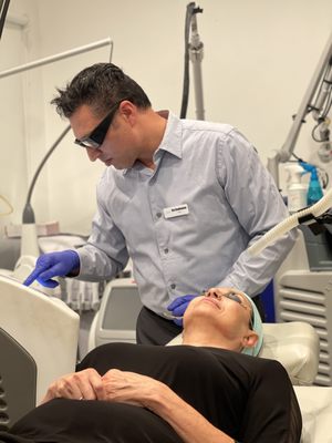 REFRESH MED SPA - Updated October 2025 - 101 Photos - 21021 Ventura ...