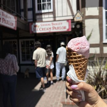 SOLVANG TROLLEY ICE CREAM PARLOR - Updated July 2024 - 493 Photos & 298 ...