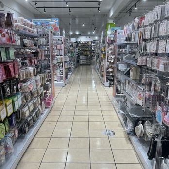 DAISO - Updated January 2026 - 907 Photos & 592 Reviews - 22 Peace Plz ...