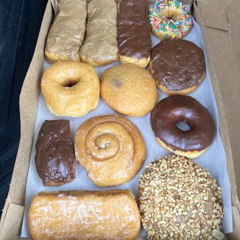CHUCK’S DONUT SHOP - 355 Photos & 565 Reviews - 5335 NE 4th St, Renton ...