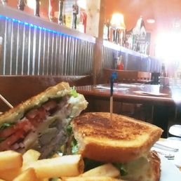 WHISTLE STOP ALE HOUSE - 347 Photos & 445 Reviews - 809 S 4th St ...