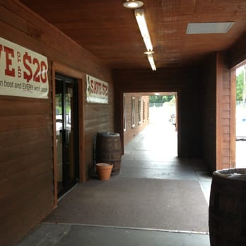 BOOT BARN - Updated October 2025 - 41 Photos - 3638 SW Archer Rd ...