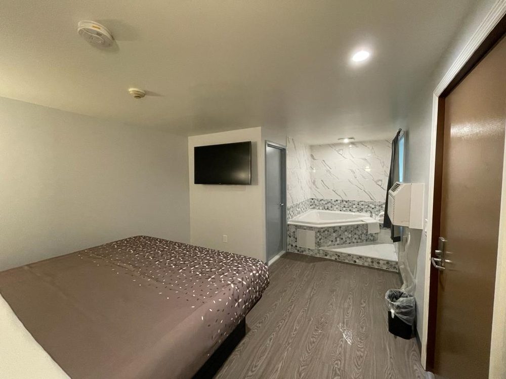 112 MOTEL - Updated October 2025 - 2001 Route 112, Medford, New York ...