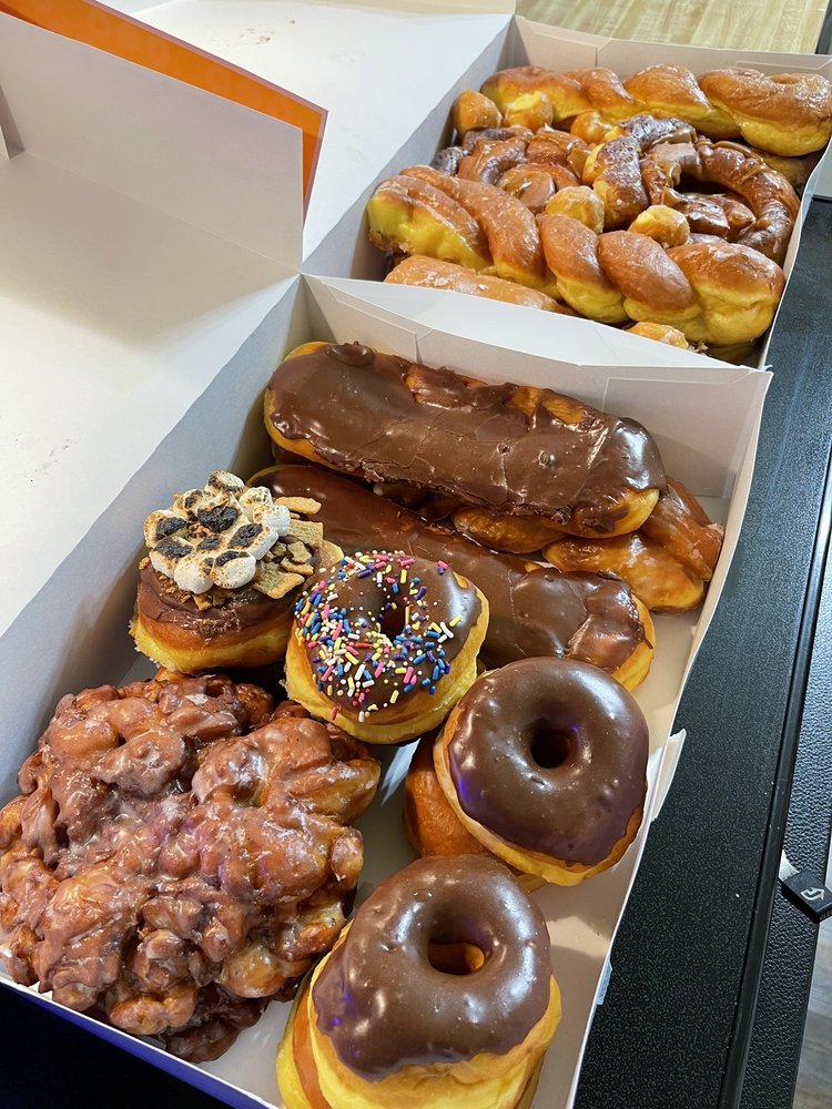 POLAR DONUTS - Updated February 2025 - 84 Photos & 153 Reviews - 1111 N ...
