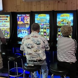 TRACKS BAR AND FAMILY DINING - Updated October 2025 - 19 Photos & 35 ...