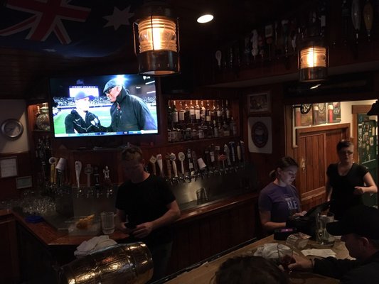 THE GREEN LANTERN TAVERN - 38 Photos & 107 Reviews - 1606 E Isaacs Ave ...