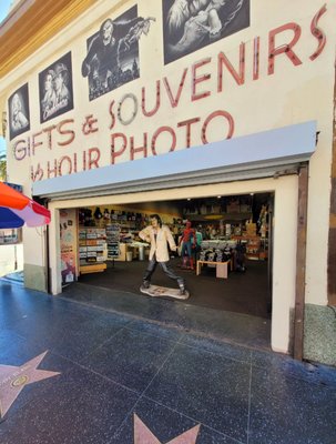SOUVENIRS OF HOLLYWOOD - Updated December 2025 - 67 Photos & 31 Reviews ...