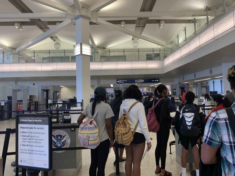 OAKLAND INTERNATIONAL AIRPORT - RENTAL CAR CENTER - 54 Photos & 159 ...