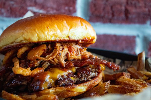 BBQ KING SMOKEHOUSE AND TAVERN - Updated January 2026 - 193 Photos ...