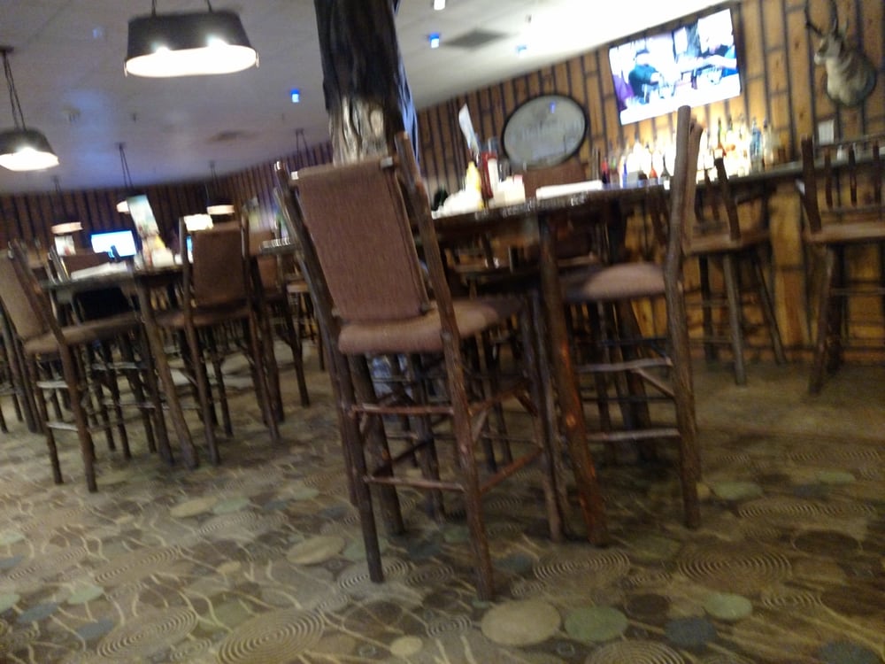 TREEHOUSE PUB AND GRUB - Updated January 2026 - 100 Whitetail Dr ...