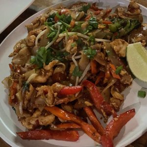 SEA THAI BISTRO - 489 Photos & 491 Reviews - 2350 Midway Dr, Santa Rosa ...