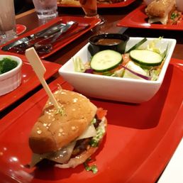 RED ROBIN GOURMET BURGERS AND BREWS - Updated December 2025 - 496 ...