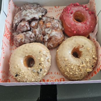 MOONBRIDGE DOUGHNUT STUDIO - Updated May 2024 - 124 Photos & 100 ...