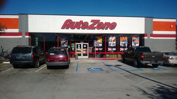 AUTOZONE AUTO PARTS - Updated December 2025 - 18 Photos & 27 Reviews ...