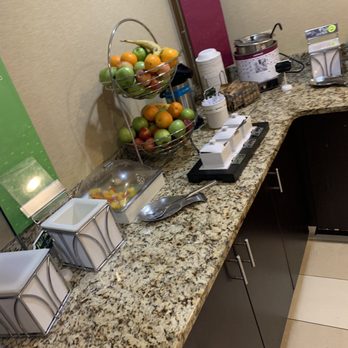 HAMPTON INN ATLANTA-SOUTHLAKE - Updated January 2026 - 149 Photos & 45 ...