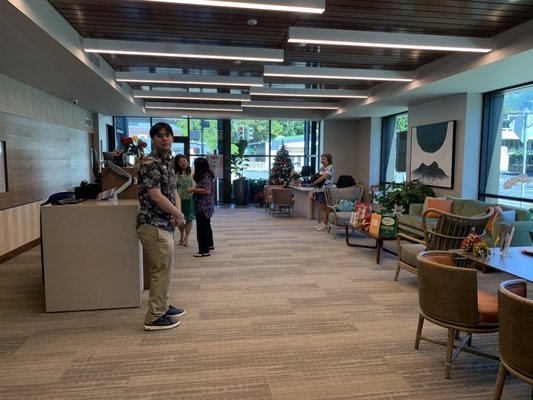 FIRST HAWAIIAN BANK - MANOA BRANCH - Updated December 2025 - 25 Photos ...