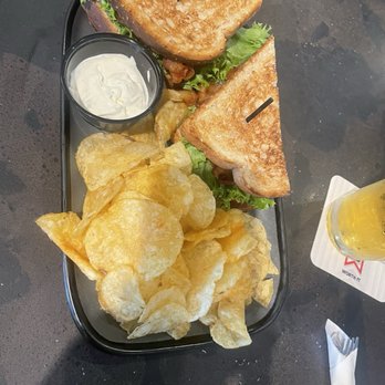 TJ CHUMPS - Updated July 2025 - 72 Photos & 110 Reviews - 7050 ...