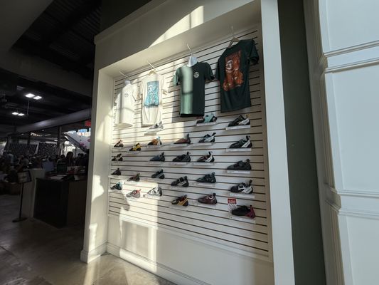 HIGH POINT CLIMBING AND FITNESS - Updated December 2025 - 1300 Meridian ...