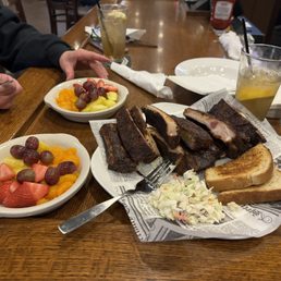 WAYZATA BAR AND GRILL - THE MUNI - Updated 05/2025 - 30 Photos & 106 ...