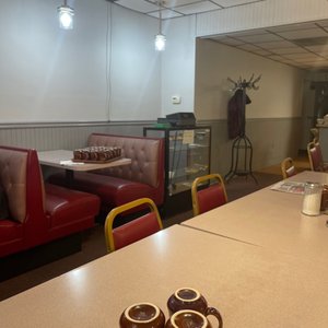 BLACK BEAR DINER - Updated January 2026 - 42 Photos & 27 Reviews - 21 ...
