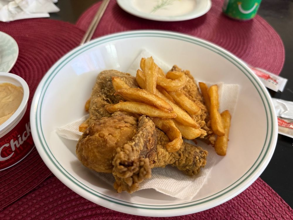 CHICKQUEEN - Updated April 2025 - 10 Photos - 5775 Highway 7, Markham ...