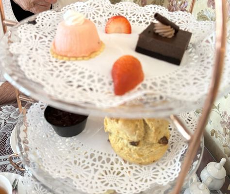 BRAMBLES ENGLISH TEA ROOM - Updated July 2025 - 130 Photos & 76 Reviews ...