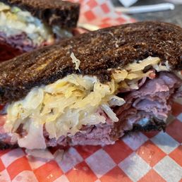 SLATTS PUB - Updated December 2025 - 169 Photos & 178 Reviews - 4858 ...